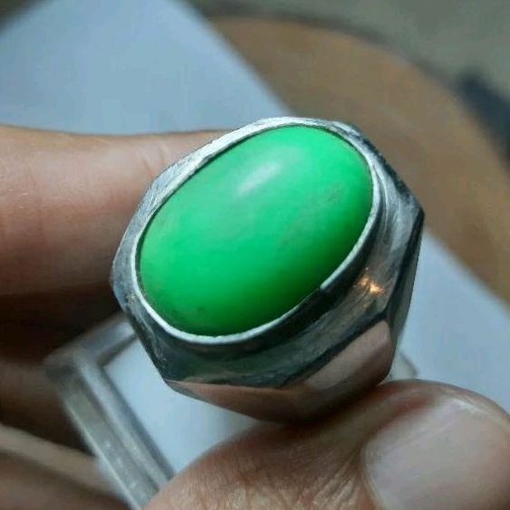 Jual Batu cincin hijau fosfor temuan sungai ori | Shopee Indonesia