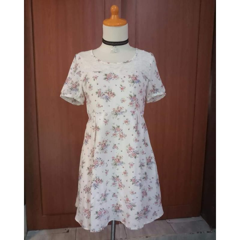 Jual Dress C0LZ4 Sifon Bunga2 Combi Brukat Lengan Pendek | Shopee Indonesia