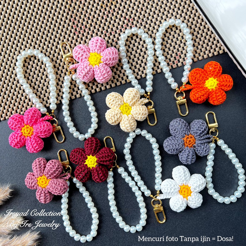Jual Crochet Flower Keychain Pearl | Gantungan Mutiara dengan Bunga ...
