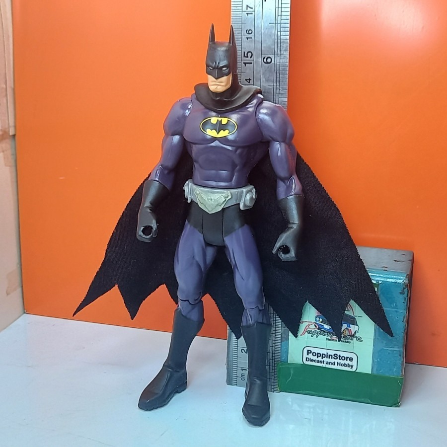 Jual TM DC Comics Batman Tech Armor Comic Book Heroes Figure Artikulasi ...