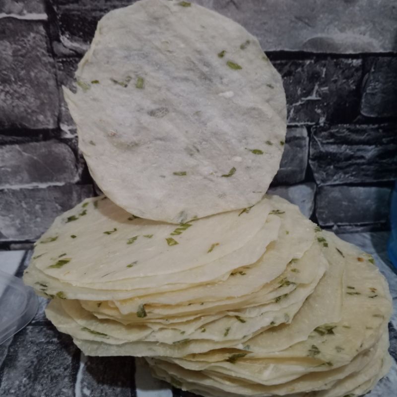 Jual KERUPUK KAMANG KHAS MINANG 250gr (MENTAH) UKURAN SEDANG | Shopee ...