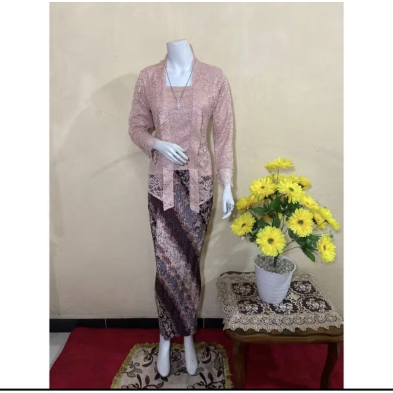 Jual SETELAN KEBAYA KUTU BARU BROKAT /KEBAYA MODERN/KEBAYA TRADISIONAL/KEBAYA PESTA | Shopee ...
