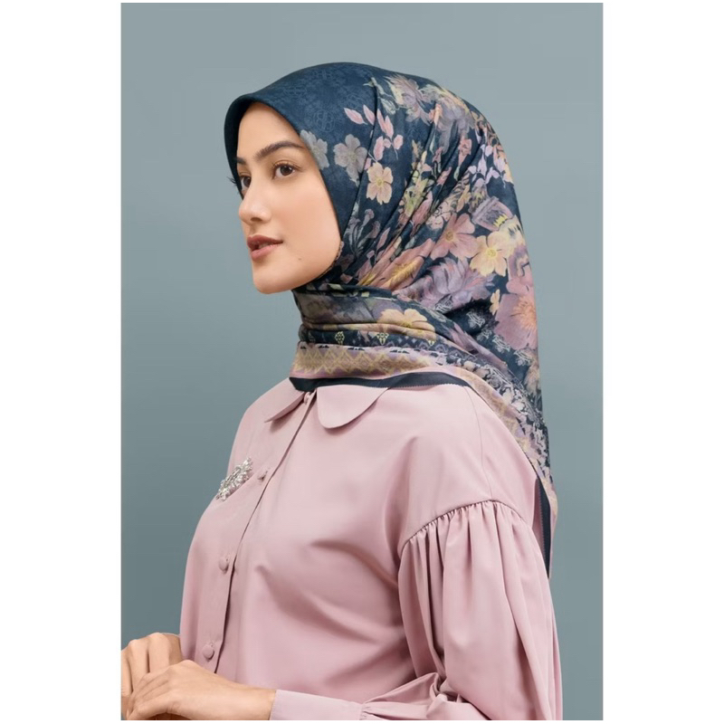 Jual Nada puspita edisi salaam in navy (preloved) Baca deskripsi yaa! | Shopee Indonesia