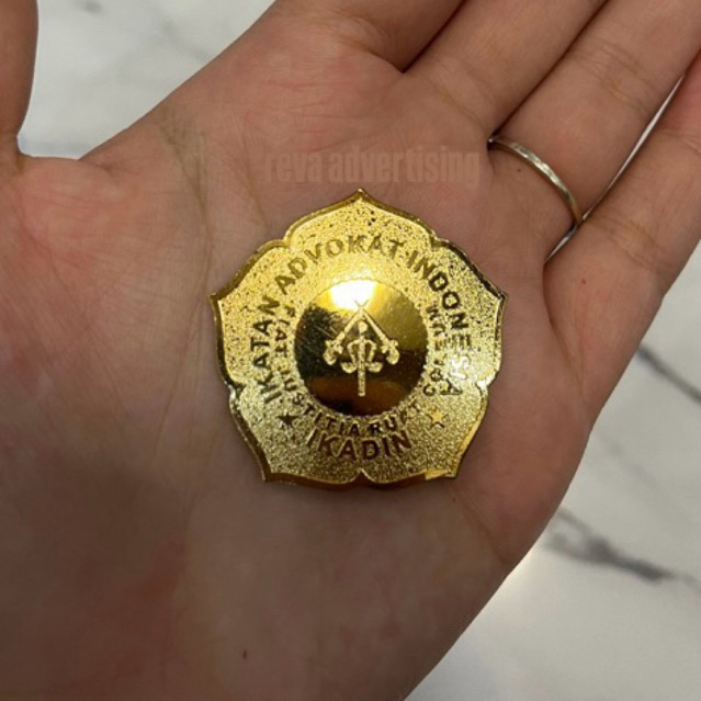 Jual pin dada ikadin magnet | ikatan advokat indonesia | Shopee Indonesia