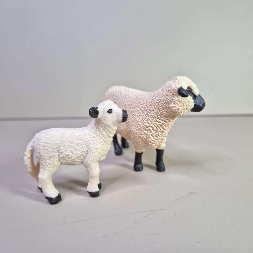 Jual Figur Hewan Domba betina dan anak sheep lamb PVC Miniatur detail ...