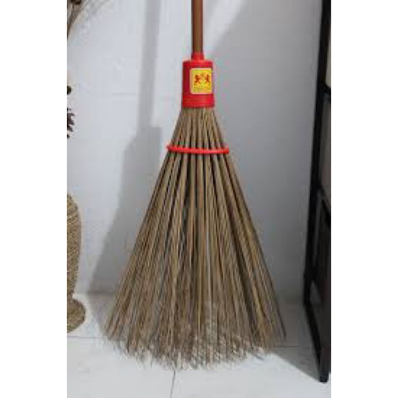 Jual sapu taman lidi gagang kayu 2 macan 100% original | Shopee Indonesia