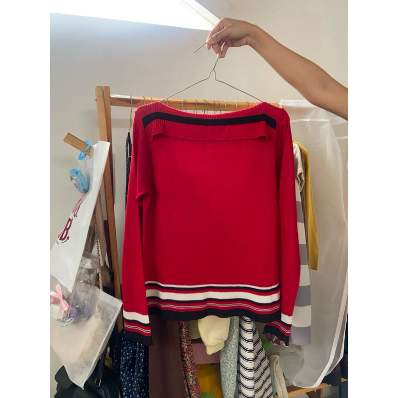 Jual Preloved sweater merah (wajib baca deskripsi) | Shopee Indonesia