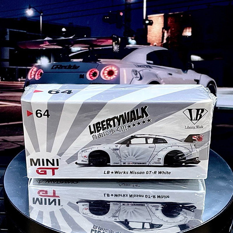 Jual Mini GT No. 64 - LB Works Nissan GTR R35 White | Shopee Indonesia