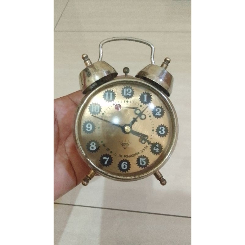 Jual jam duduk jadul made in shanghai cina | Shopee Indonesia