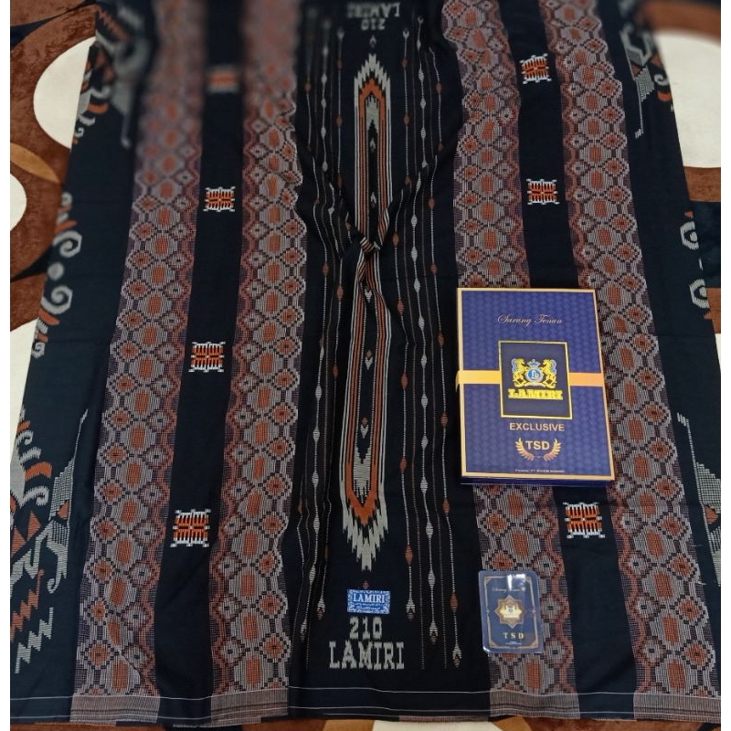 Jual SARUNG LAMIRI SONGKET ORIGINAL MOTIF BHS TSI 210 RAYON | Shopee ...