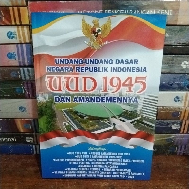 Jual UNDANG - UNDANG DASAR NEGARA REPUBLIK INDONESIA / UUD 1945 DAN AMANDEMENNYA / PEMERINTAHAN ...