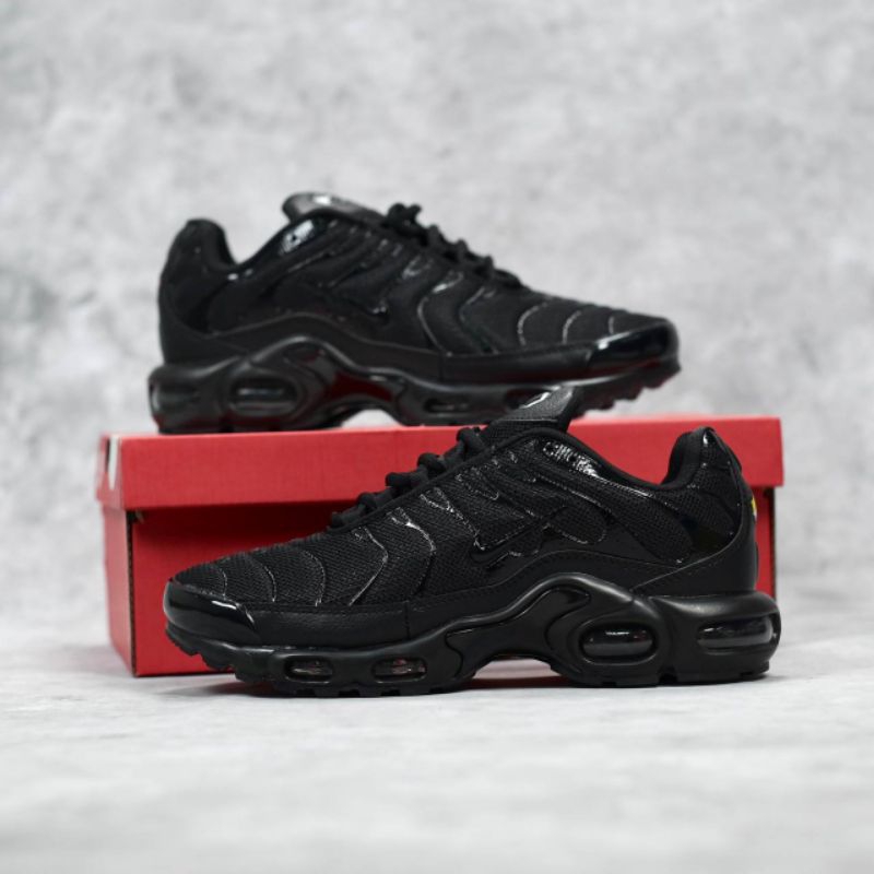 Jual Snkrs Man Nk Airrmax Plus TN Triple Black | Shopee Indonesia