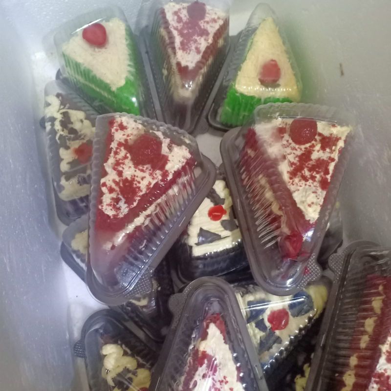 Jual Redvelvet slice cake kue segitiga | Shopee Indonesia