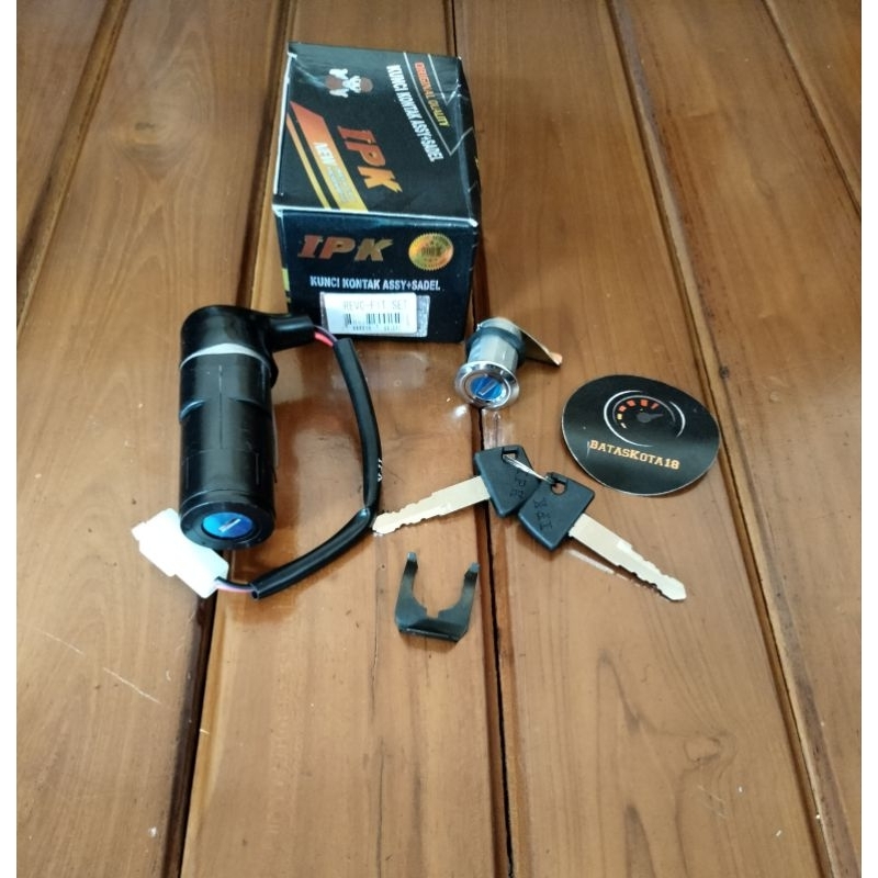 Jual Kunci kontak plus jok Revo fit karburator komplit ipk | Shopee ...