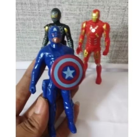Jual Mainan Anak Robot Miniatur Avengera isi 4 Spiderman Ironman ...