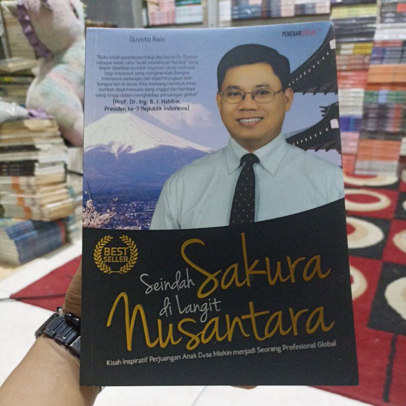 Jual BUKU MOTIVASI MEMOAR / PENGEMBANGAN DIRI / SEINDAH SAKURA DILANGIT NUSANTARA / BESTSELLER ...