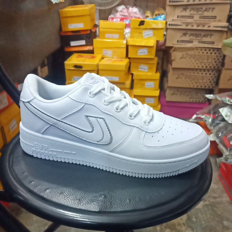 Jual Sepatu Putih Polos Bahan Kulit Elastis Model Terbaru, Merk New Era ...