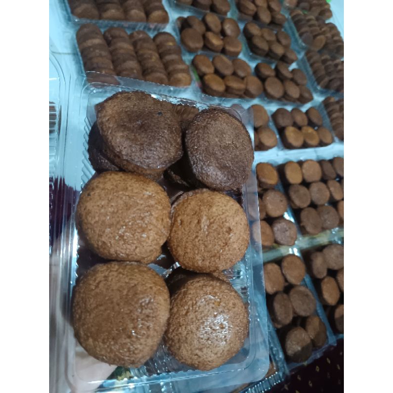 Jual Bolu cukke gula merah /bolu bugis/ makanan khas Sulawesi | Shopee ...
