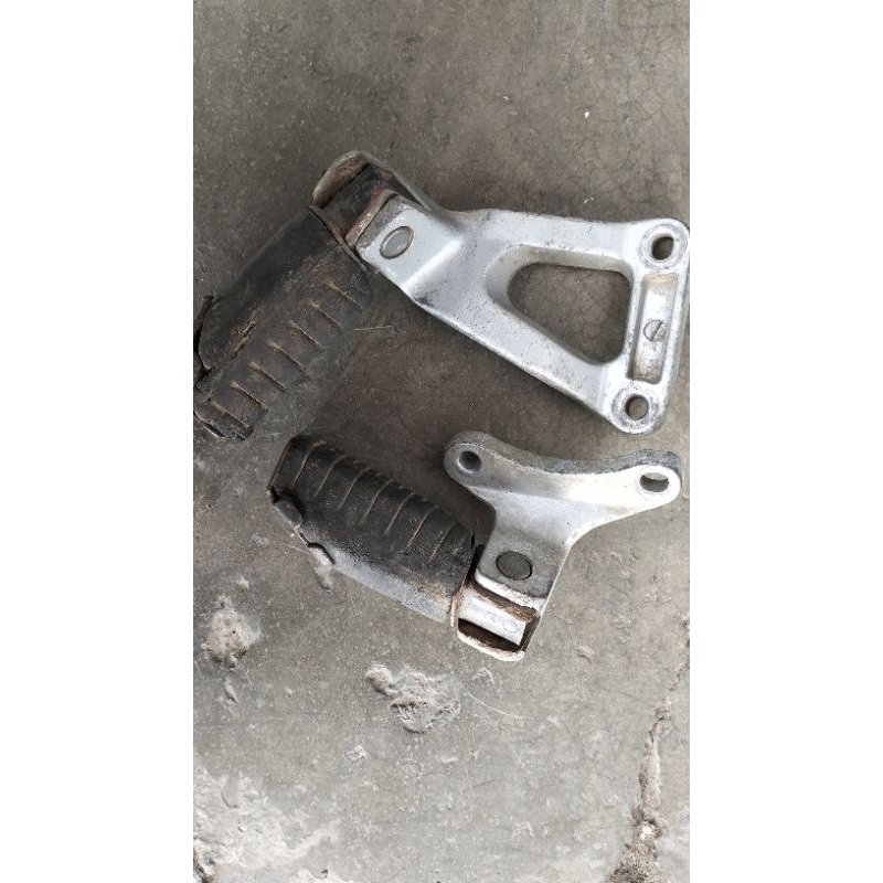 Jual foot step belakang Yamaha Mio sporty ori second | Shopee Indonesia