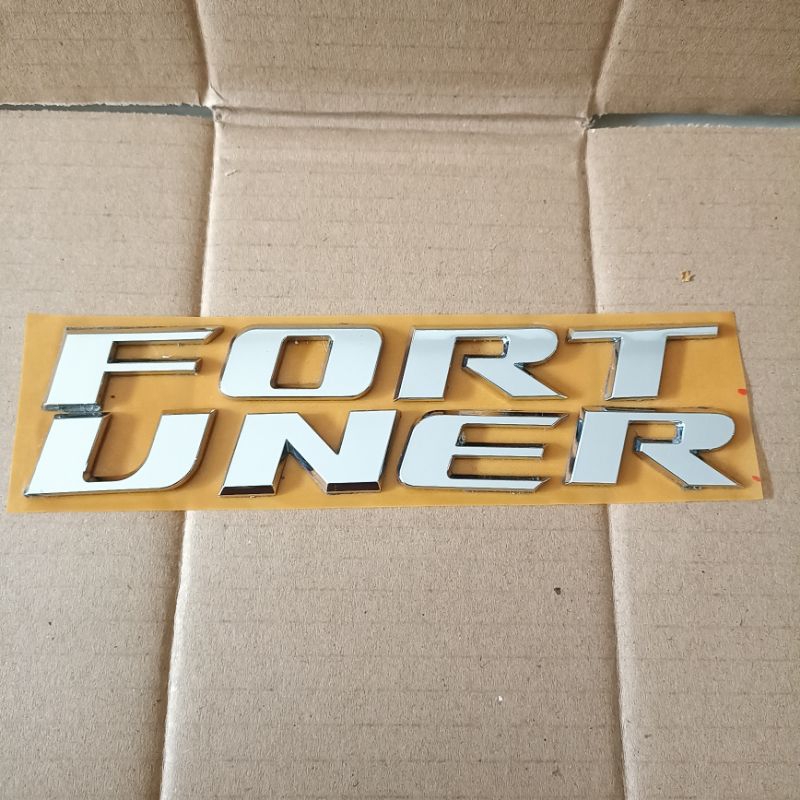 Jual Emblem Tulisan FORTUNER Warna Chrome Original baru | Shopee Indonesia
