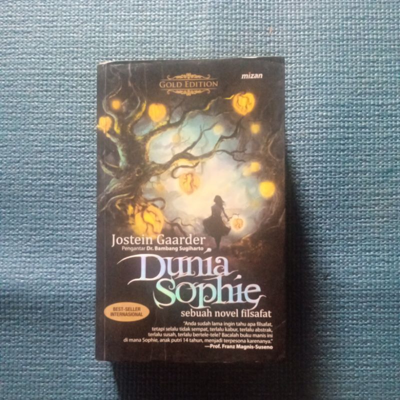 Jual Dunia Sophie Gold Edition - Jostein Gaarder | Shopee Indonesia