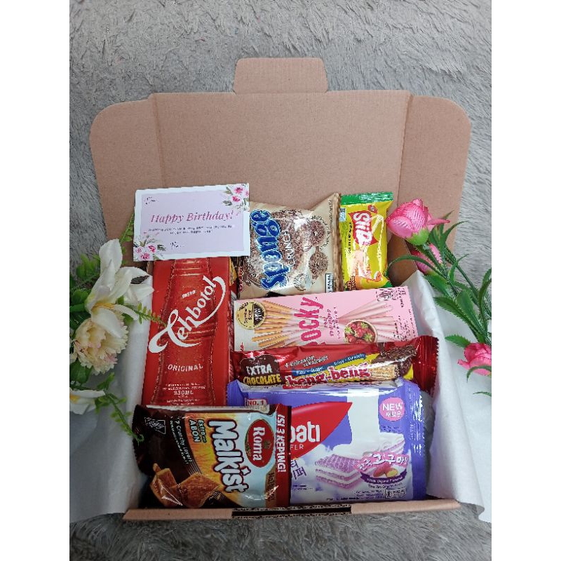 Jual Hampers Snackbox Paket Hemat/ Kado Ulang Tahun/ Kado Wisuda/ Kado Anniversary | Shopee ...