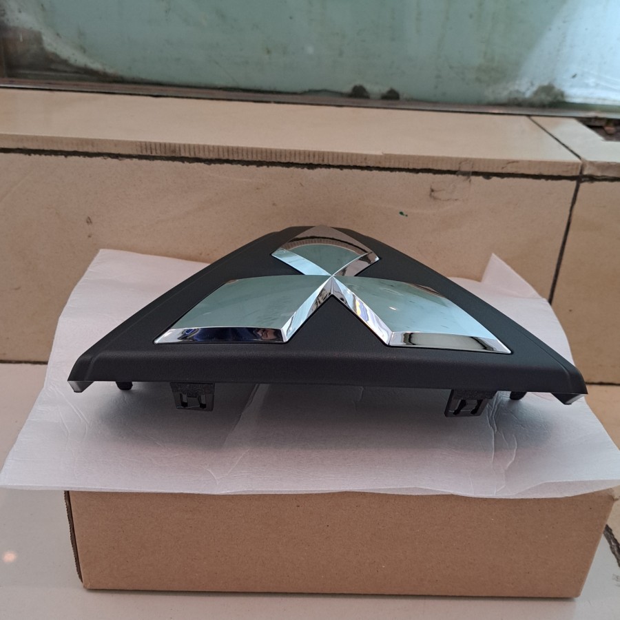 Jual Cover Tutup Kaki Spion Bawah Mobil Innova Zenix Original TOYOTA ...