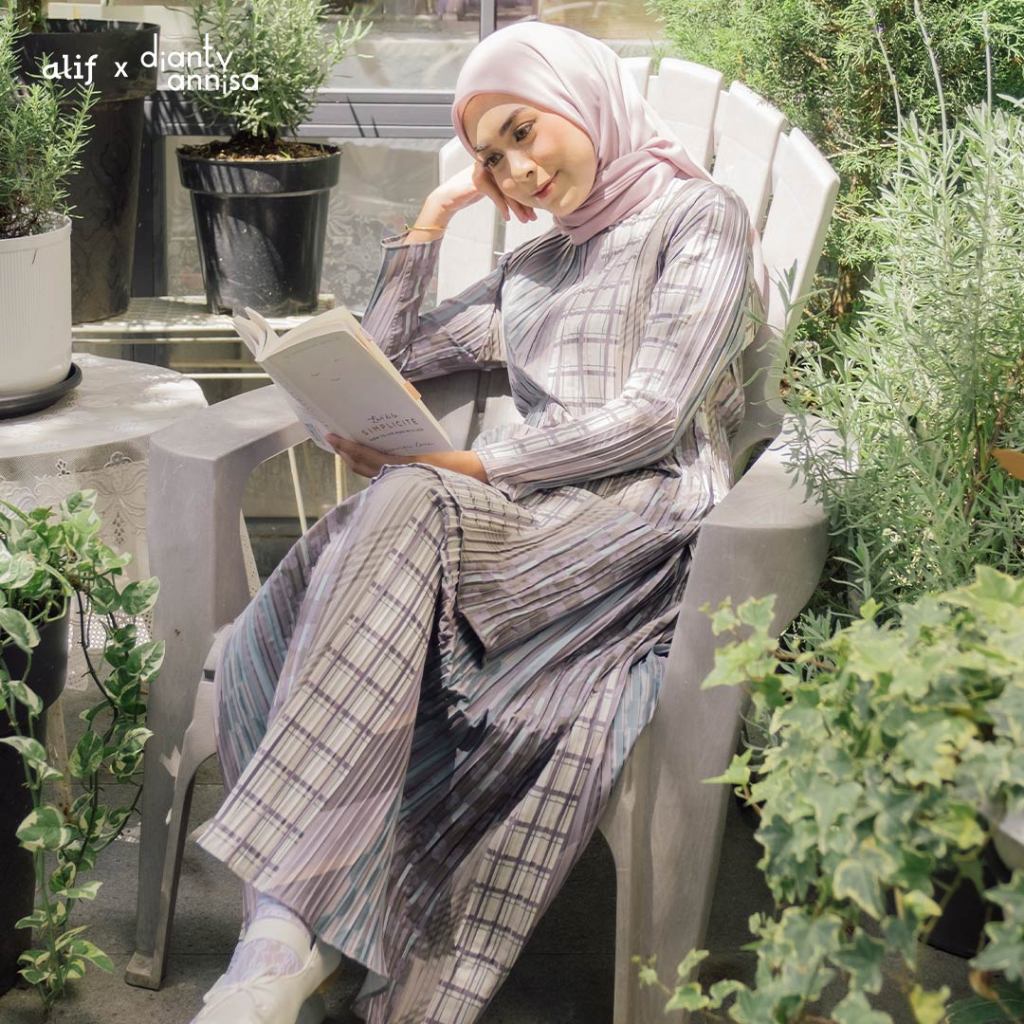 Jual Alif Modern Wear - Raelyn Tunic Pleats Motif - Alif x Dianty ...