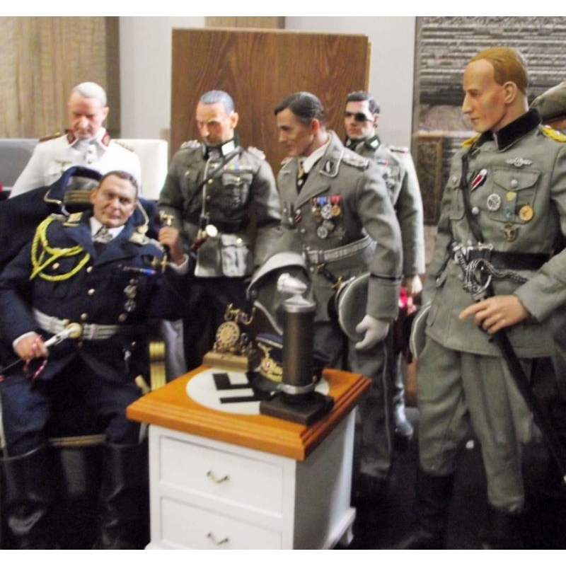Jual WAFFEN SS WWII JERMAN HITLER FIGURE 1/6 PLUS AKSESORIS | Shopee ...