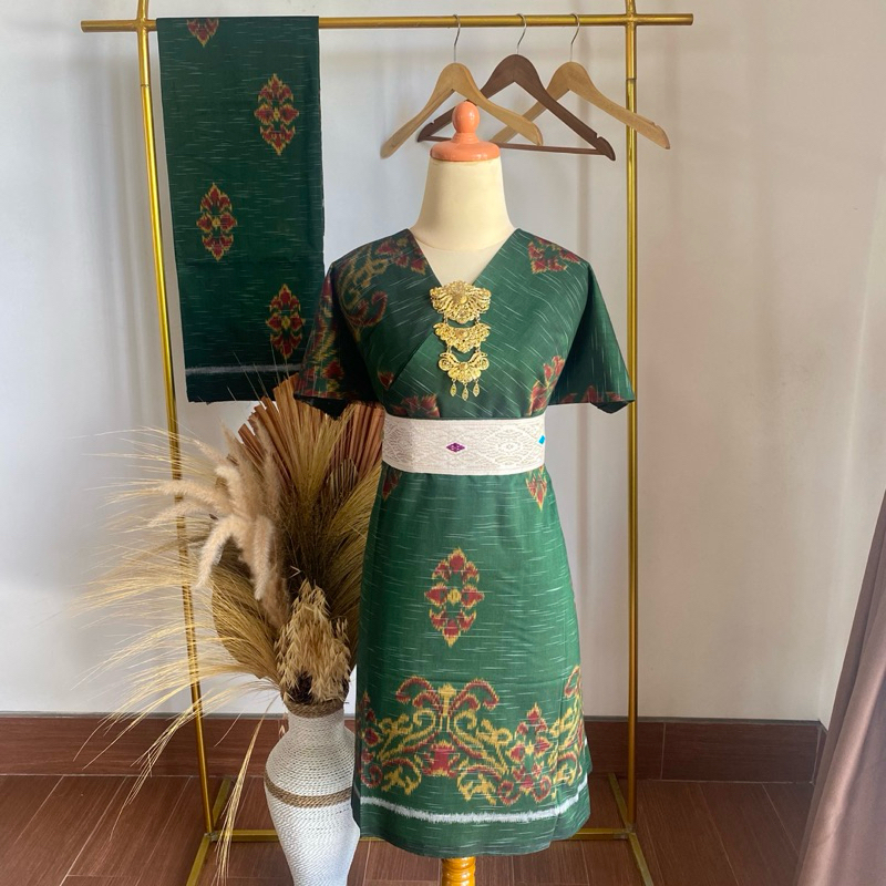 Jual KAIN TENUN ENDEK KHAS BALI MOTIF DOUBLE IKAT PATRA HIJAU GRINGSING ...