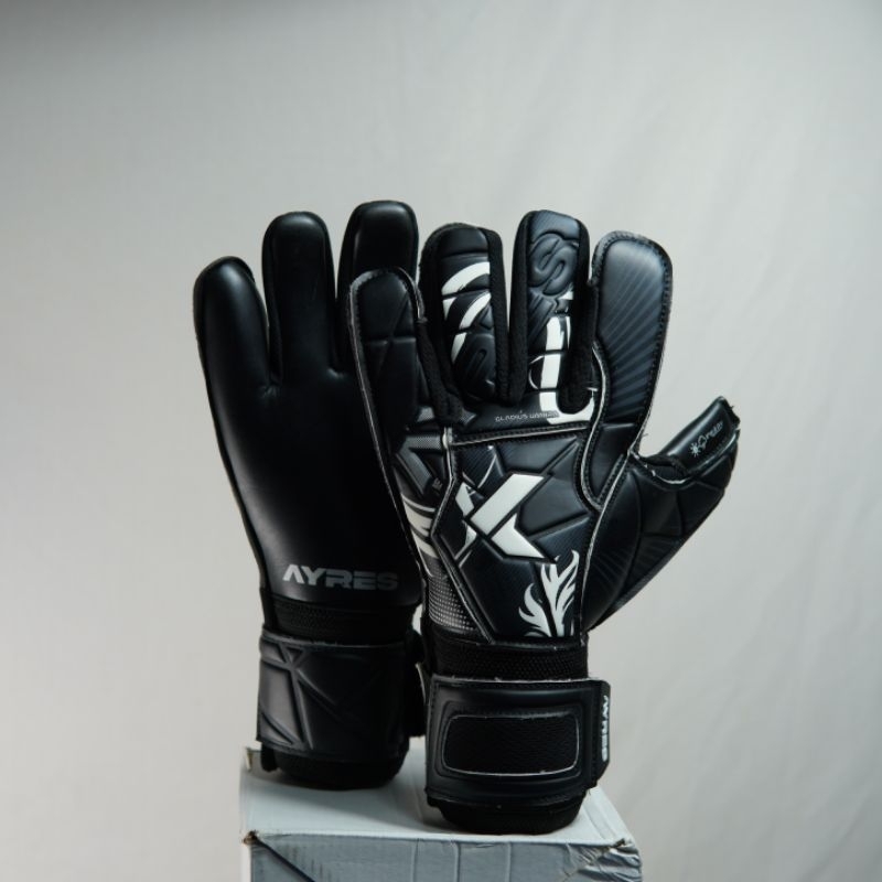 Jual Sarung tangan kiper Ayres Gladius Umbra Black Sarung tangan kiper ...