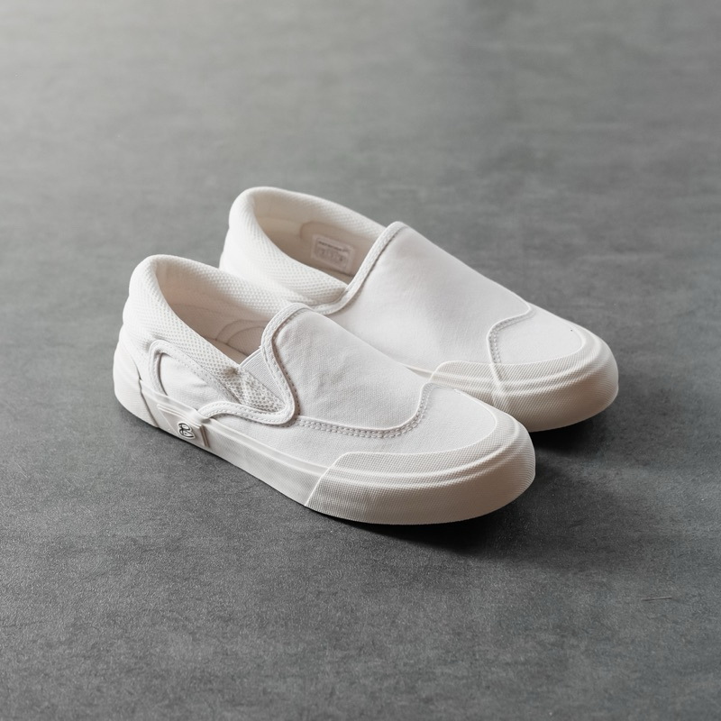 Jual PATROBAS Sepatu Patrobas Cloud Slip On Offwhite Original Made In ...