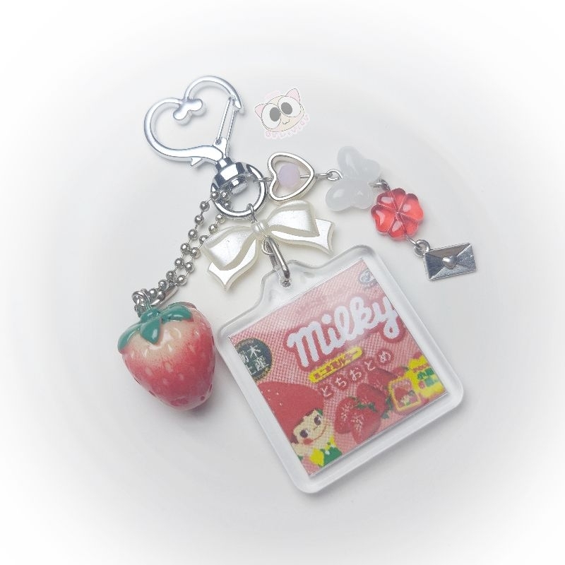 Jual trinkets - japan snack strawberry cake beads keychain ⋆｡‧˚ʚɞ˚‧｡⋆ ...