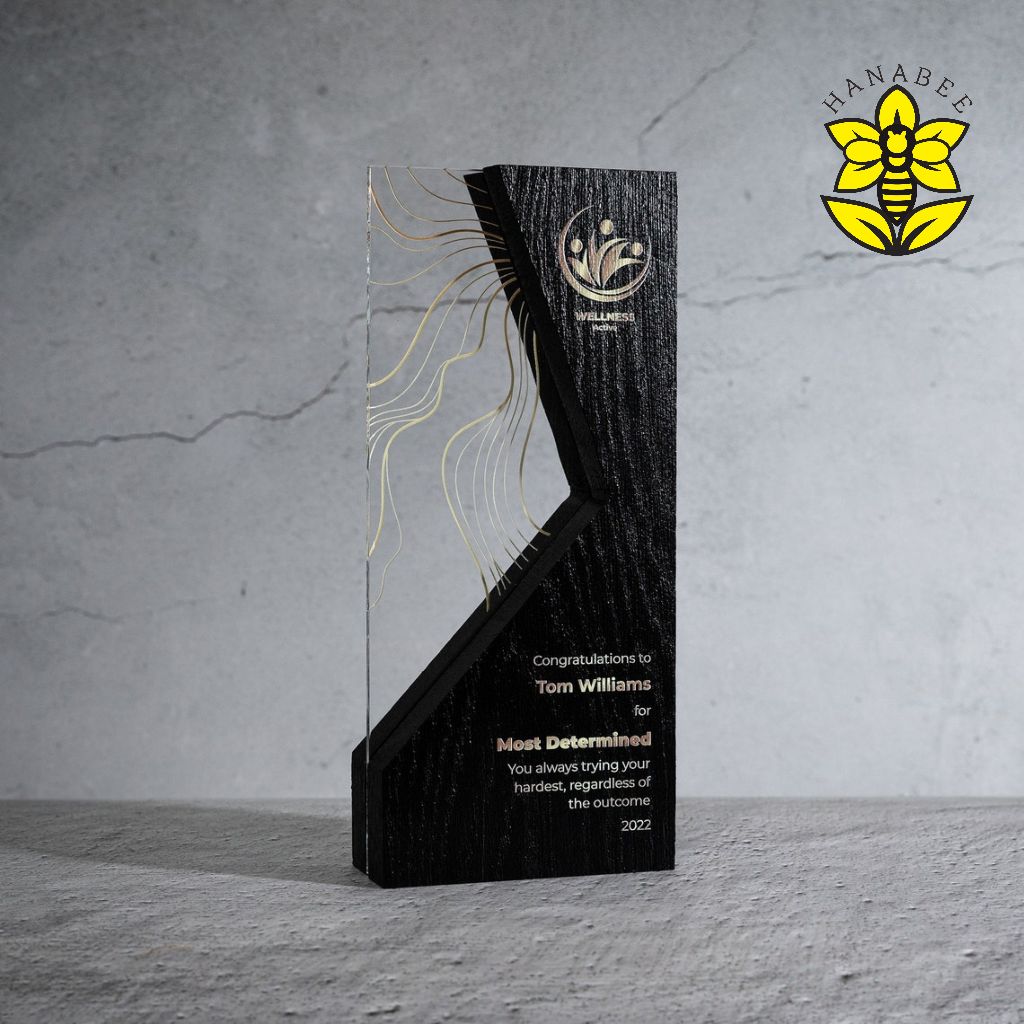 Jual Plakat / trofi kayu unik yang dicat hitam dipadukan dengan akrilik ...