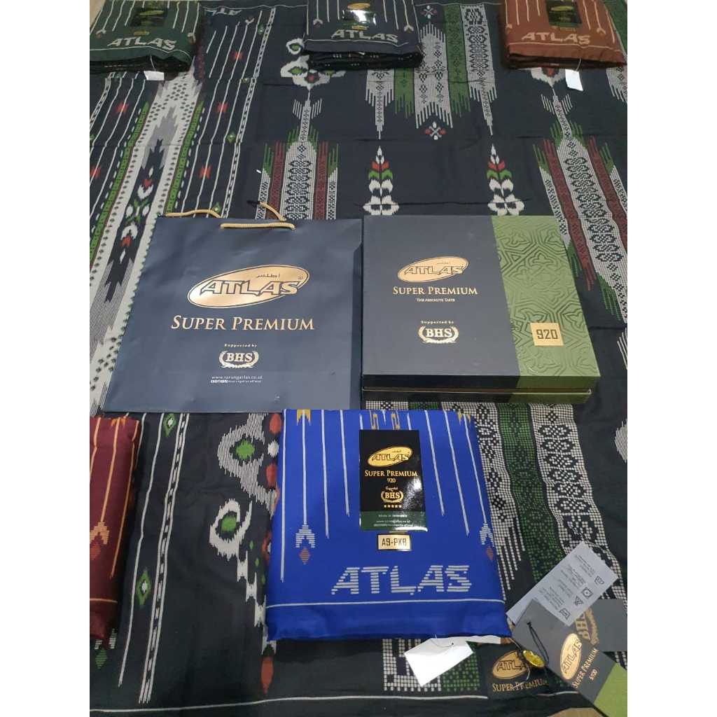 Jual SARUNG ATLAS SUPER PREMIUM 920 GOLD DAN SILVER MOTIF BHS | Shopee Indonesia
