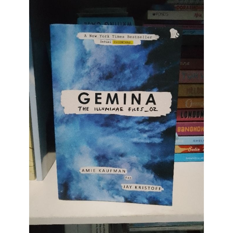 Jual Gemina - Amie Kaufman dan Jay Kristoff | Shopee Indonesia