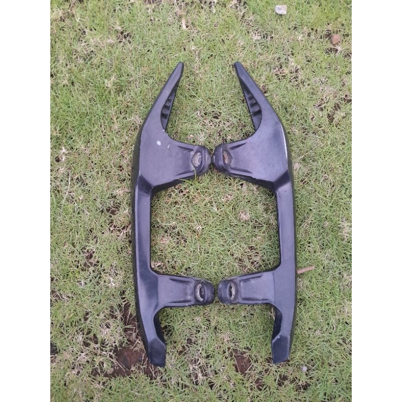 Jual Behel jok pegangan belakang honda ADV 160 original | Shopee Indonesia
