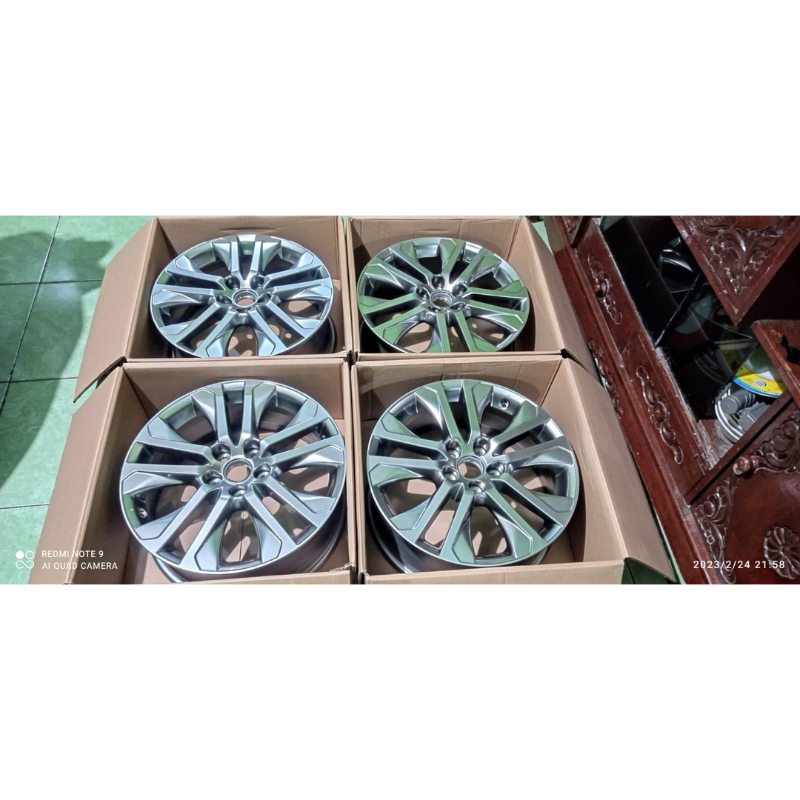 Jual velg original inova zenix ring 18 kondisi baru pcd 5x114 cocok ...