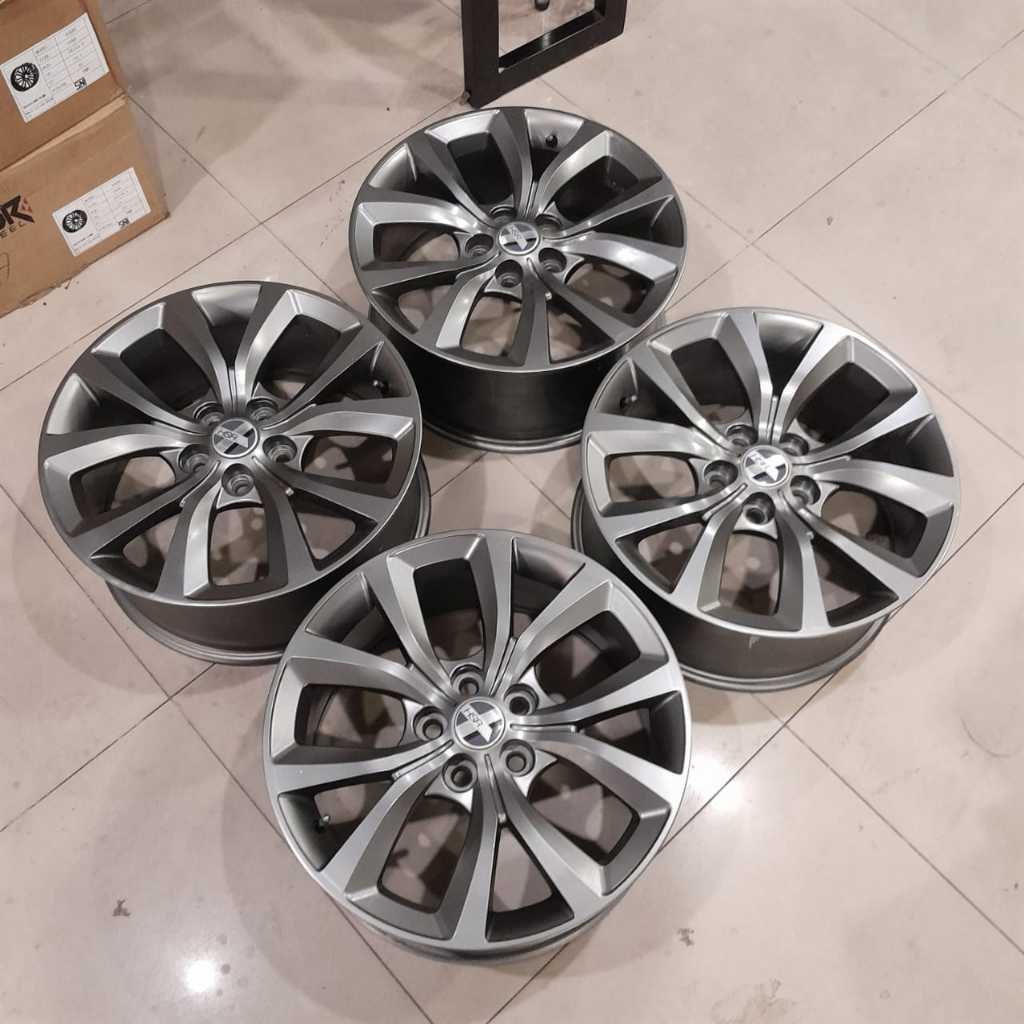 Jual Velg Bekas Racing Hsr Ring 18 Baut 5x114,3 Buat Mobil Innova Camry ...