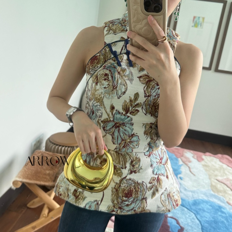 Jual TYLA Mini Yellow Gold Metallic Bag | Shopee Indonesia