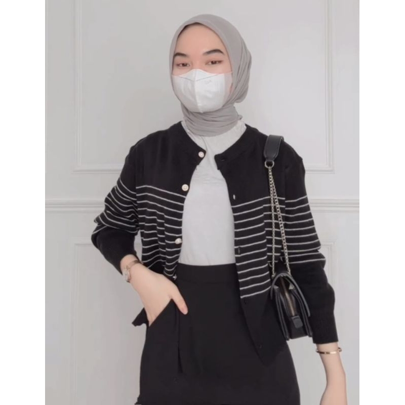 Jual CARDIGAN STRIPE KANCING MUTIARA KNIT RAJUT HALUS - PAKAIAN WANITA ...