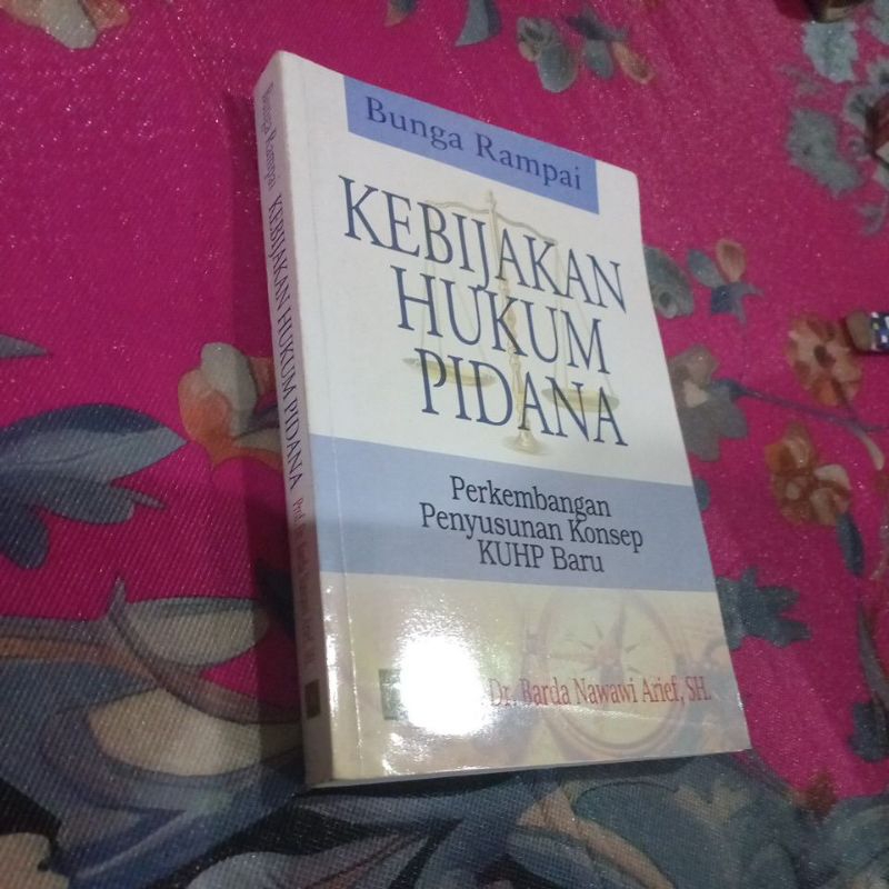 Jual Buku Bunga Rampai Kebijakan Hukum Pidana prof dr barda nawawi ...