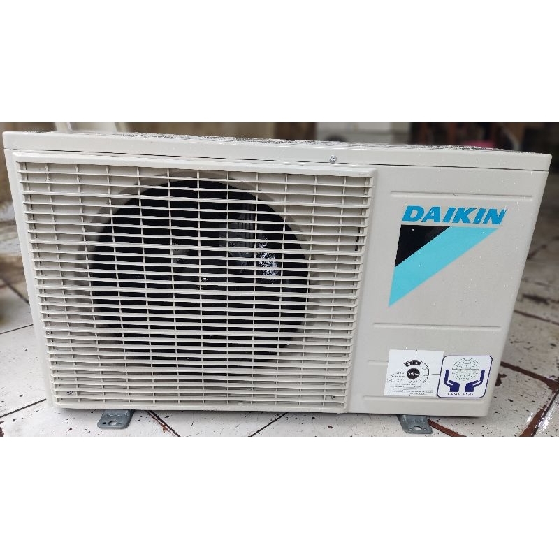 Jual Outdoor AC second/bekas DAIKIN 1/2 - 1 PK | Shopee Indonesia
