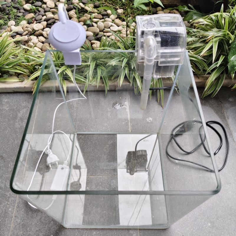 Jual preloved aquarium ikan set filter gantung lampu led cube kandila ...