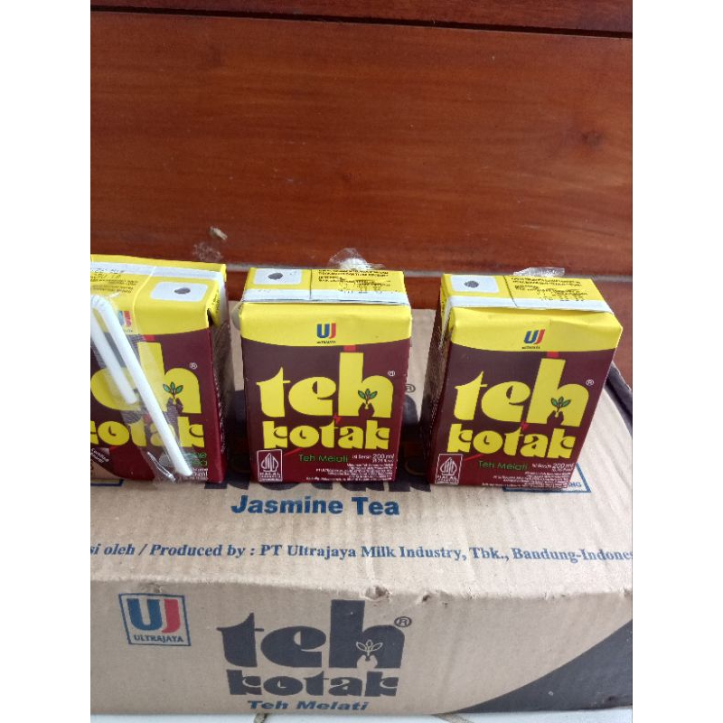 Jual TEH KOTAK 300ml SATU DUS MINUMAN KEMASAN MINUMAN MANIS | Shopee ...
