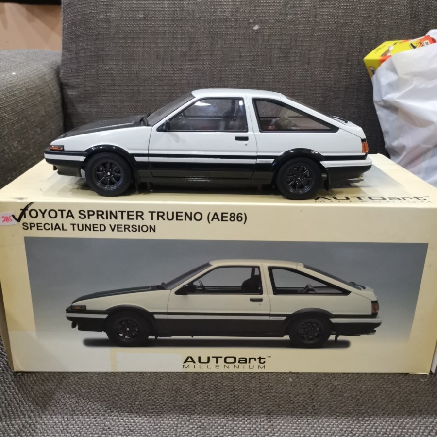Jual Autoart 1 18 Toyota Sprinter Trueno AE86 Special Tuned Version ...