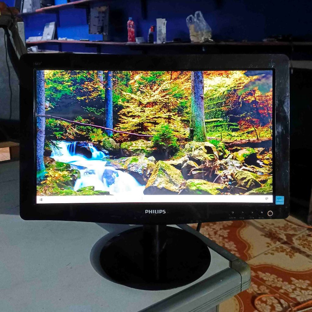 Jual Monitor Led Merk Philips Ukuran Layar 16 Inch Wide Kondisi Normal ...