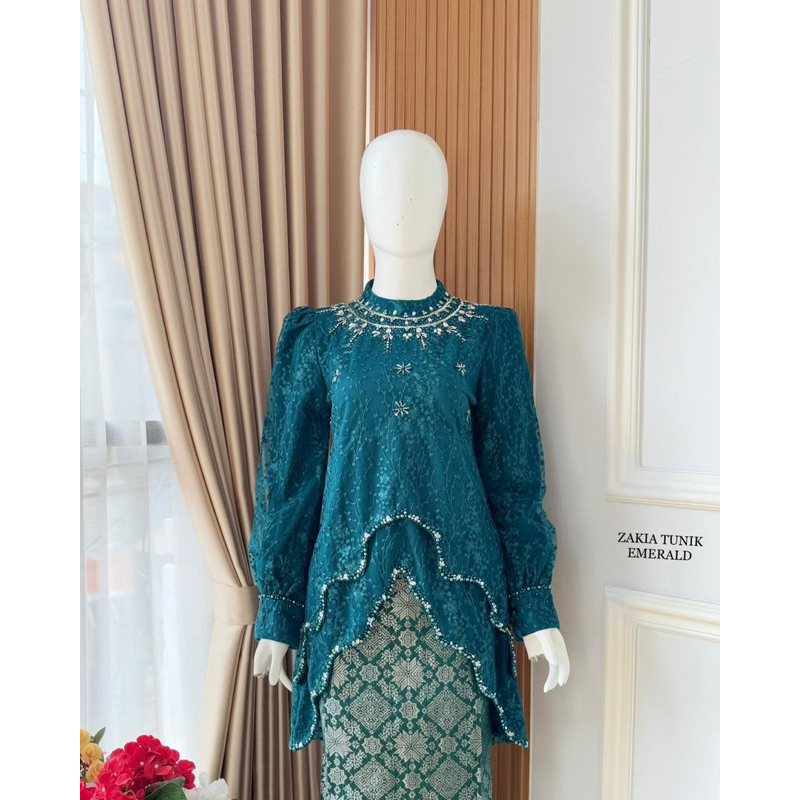 Jual Zakia Tunik Emerald / Kebaya Modern / Kebaya Payet / Kebaya ...