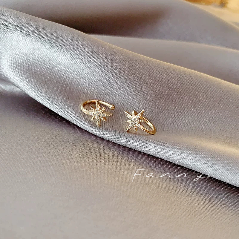 Jual Anting Telinga Dinding Baru dengan Harga Terbaik, Berlapisi Emas ...