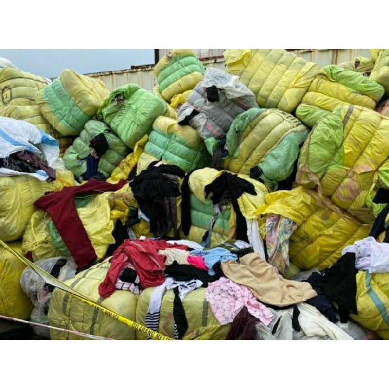 Jual Baju Bekas Layak Pakai Kiloan Isi 1kg | Shopee Indonesia